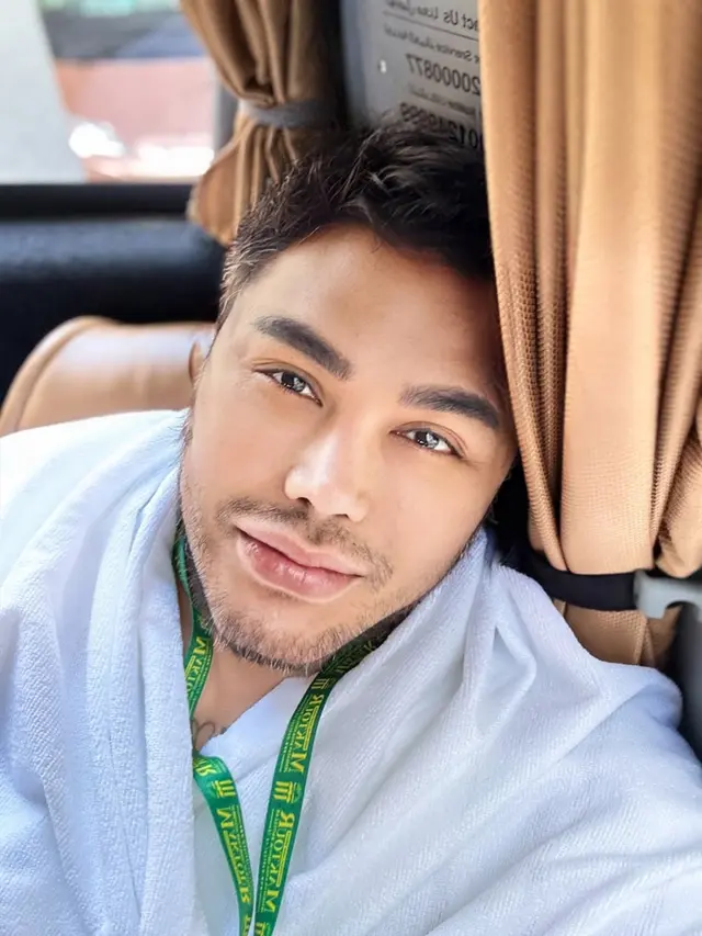 7 Potret Ivan Gunawan di Tanah Suci saat Visa Haji Furoda 2025 Tengah ...