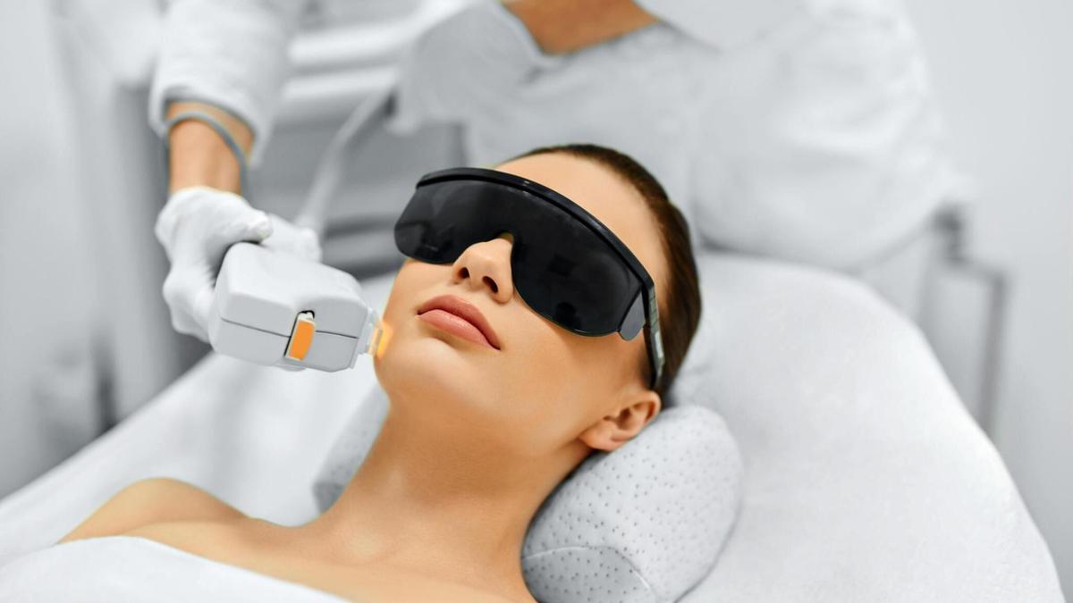 Risiko Penggunaan Laser Wajah pada Kulit Orang Indonesia, Perlu ...