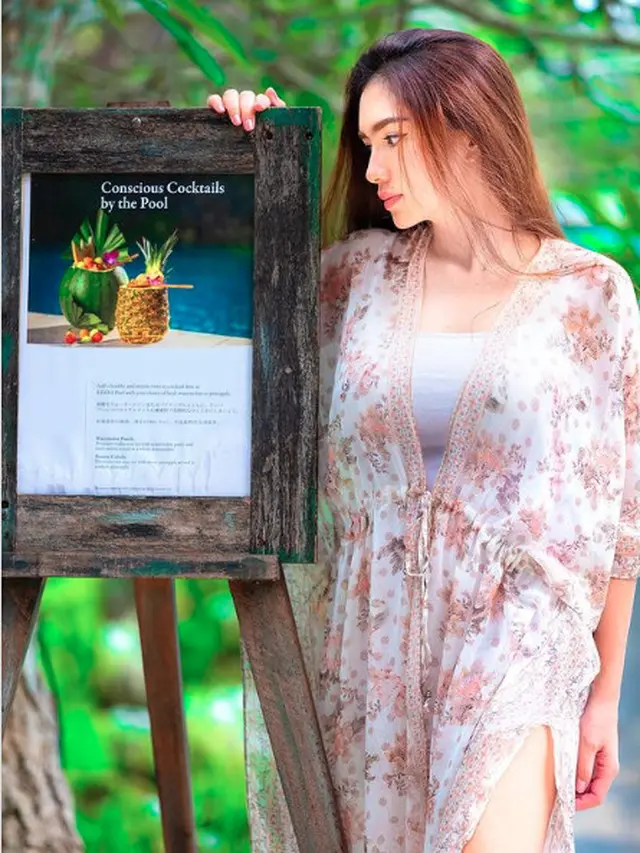 Lama Tak Berakting, Ini 6 Potret Angel Karamoy Makin Cantik Awet Muda ...