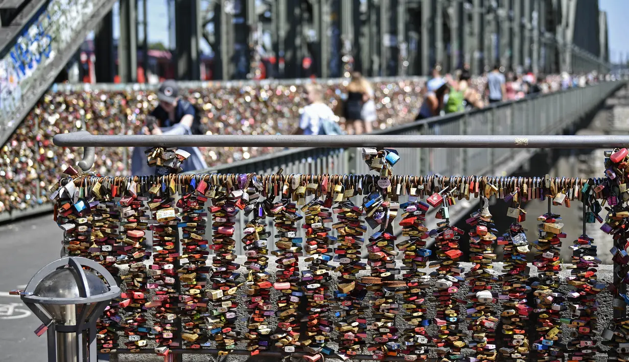 FOTO: Uniknya Gembok Cinta di Cologne, Jerman - Foto Liputan6.com