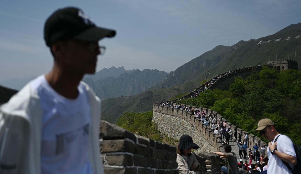 Libur Hari Buruh, Tembok Besar China Disesaki Ribuan Wisatawan