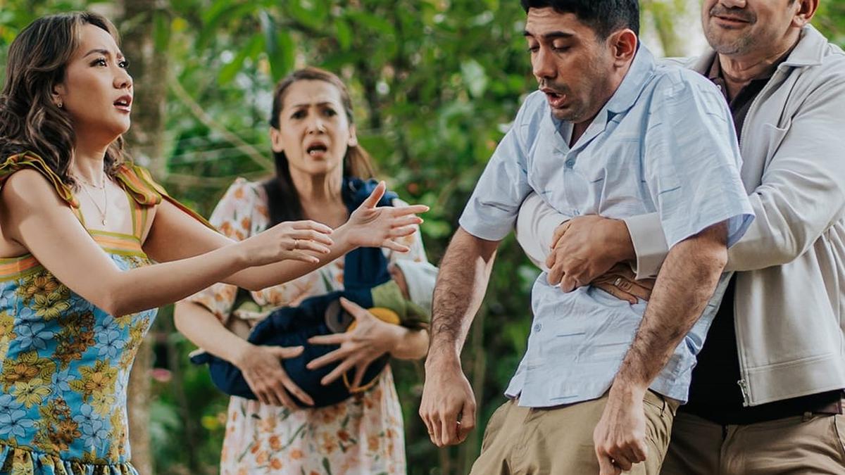 Foto Lucu Reza Rahadian dan BCL di Film Pasutri Gaje, Simak 10 Potret ...