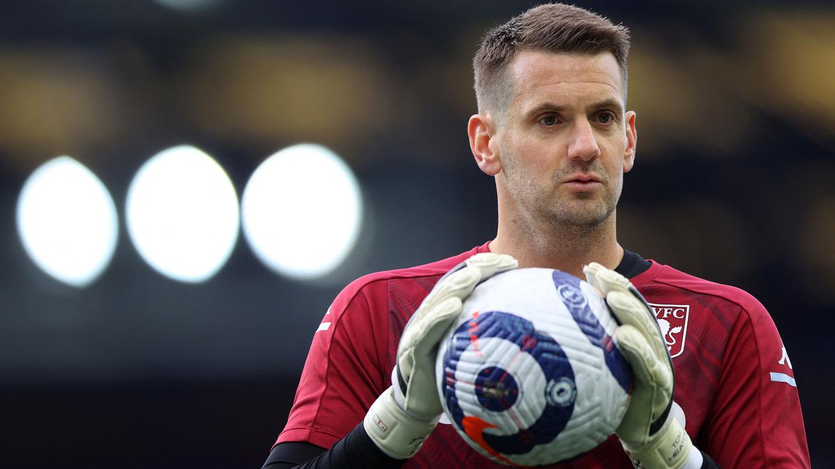 Setelah 19 Tahun Gabung dengan Manchester United, Tom Heaton Akhirnya ...