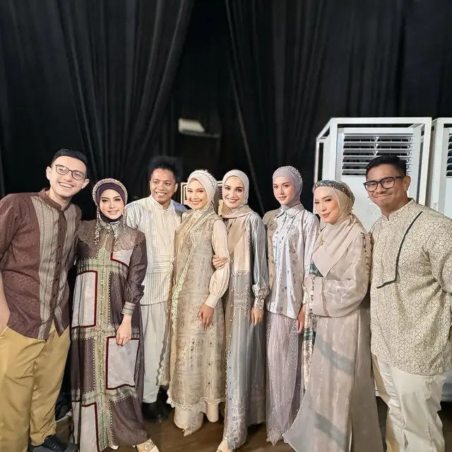 6 Potret Shireen Sungkar Bareng Model Reflection Ramadan Show 2025 di ...