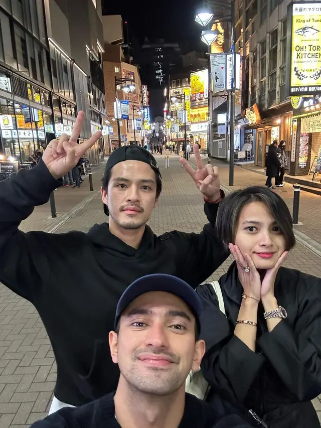 6 Potret Acha Septriasa Tampil Kompak dengan Omar Daniel dan Morgan Oey ...