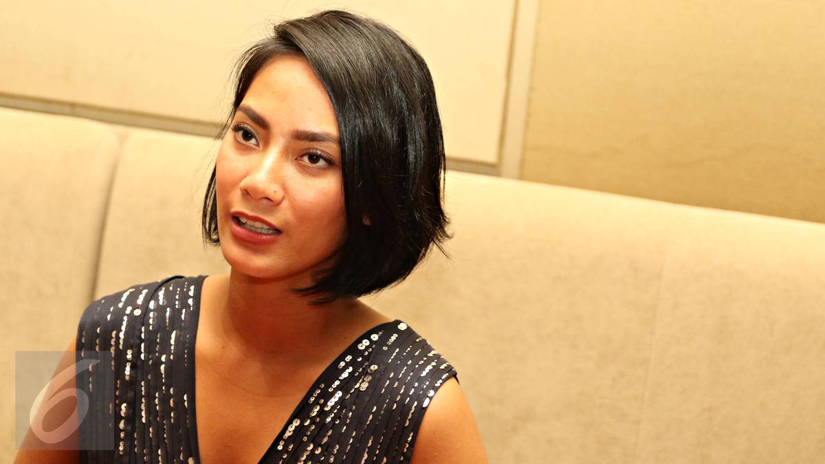 Tantangan Besar Tara Basro di Film Ini Kisah Tiga Dara - ShowBiz ...