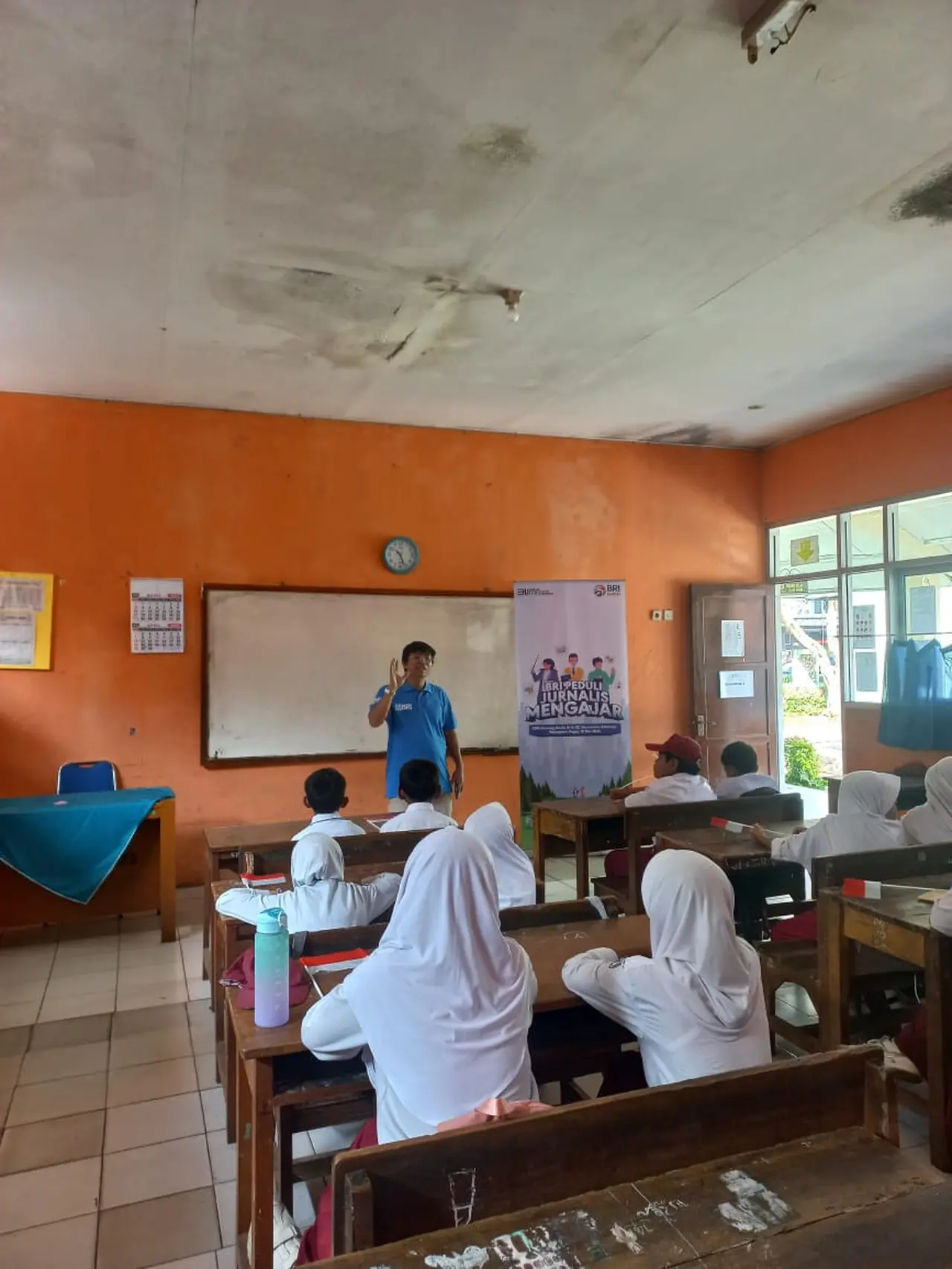 Peduli Pendidikan, BRI Ajak Jurnalis Mengajar di SDN 01 dan 02 Gunung ...
