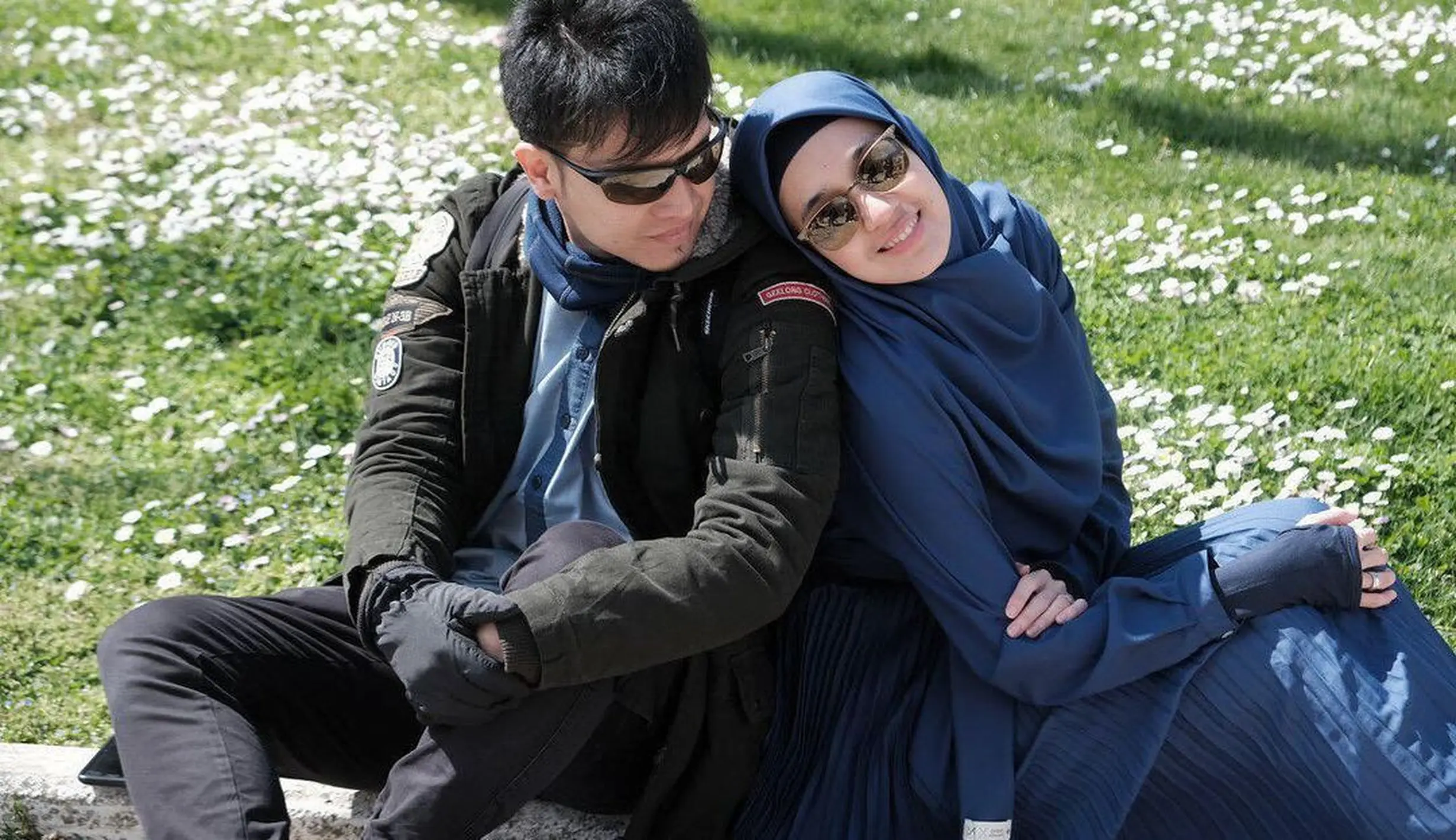 Harmonis 13 Tahun Jauh dari Gosip, Dhini Aminarti dan Dimas Seto Pegang ...