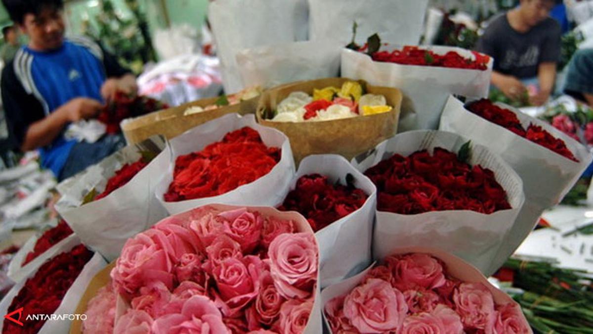 Pedagang Bunga Raup Untung 2 Kali Lipat di Hari Valentine - Bisnis ...