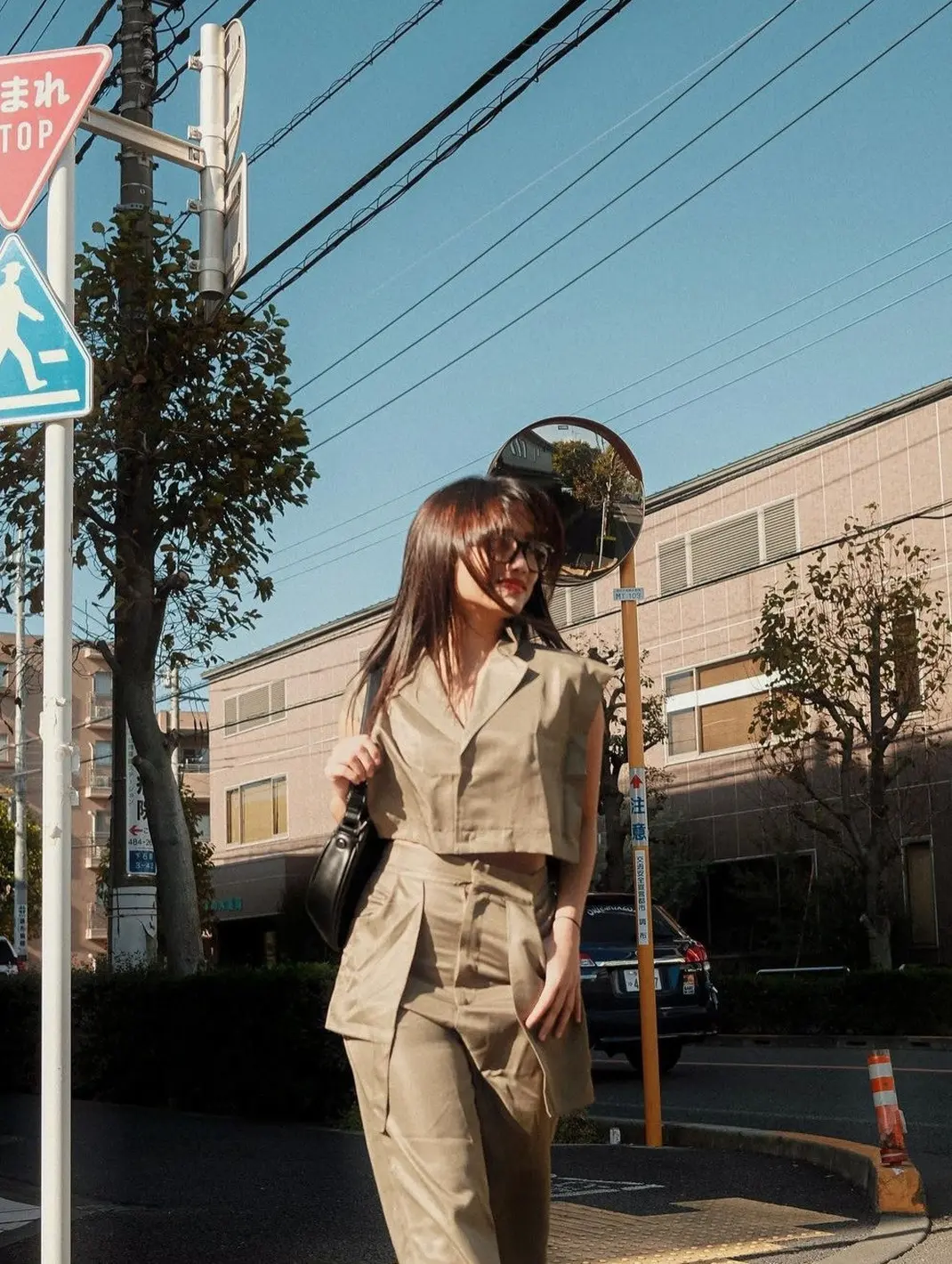 6 Potret Baru Fuji di Jepang, Outfit yang Dikenakan Jadi Sorotan ...