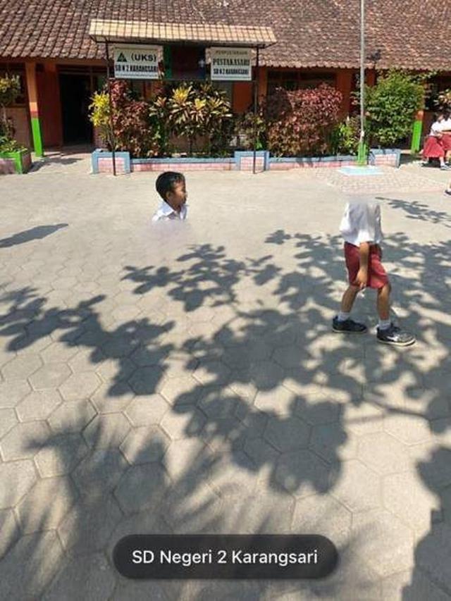 7 Potret Nyeleneh Orang Di Google Street View Ini Bikin Meringis