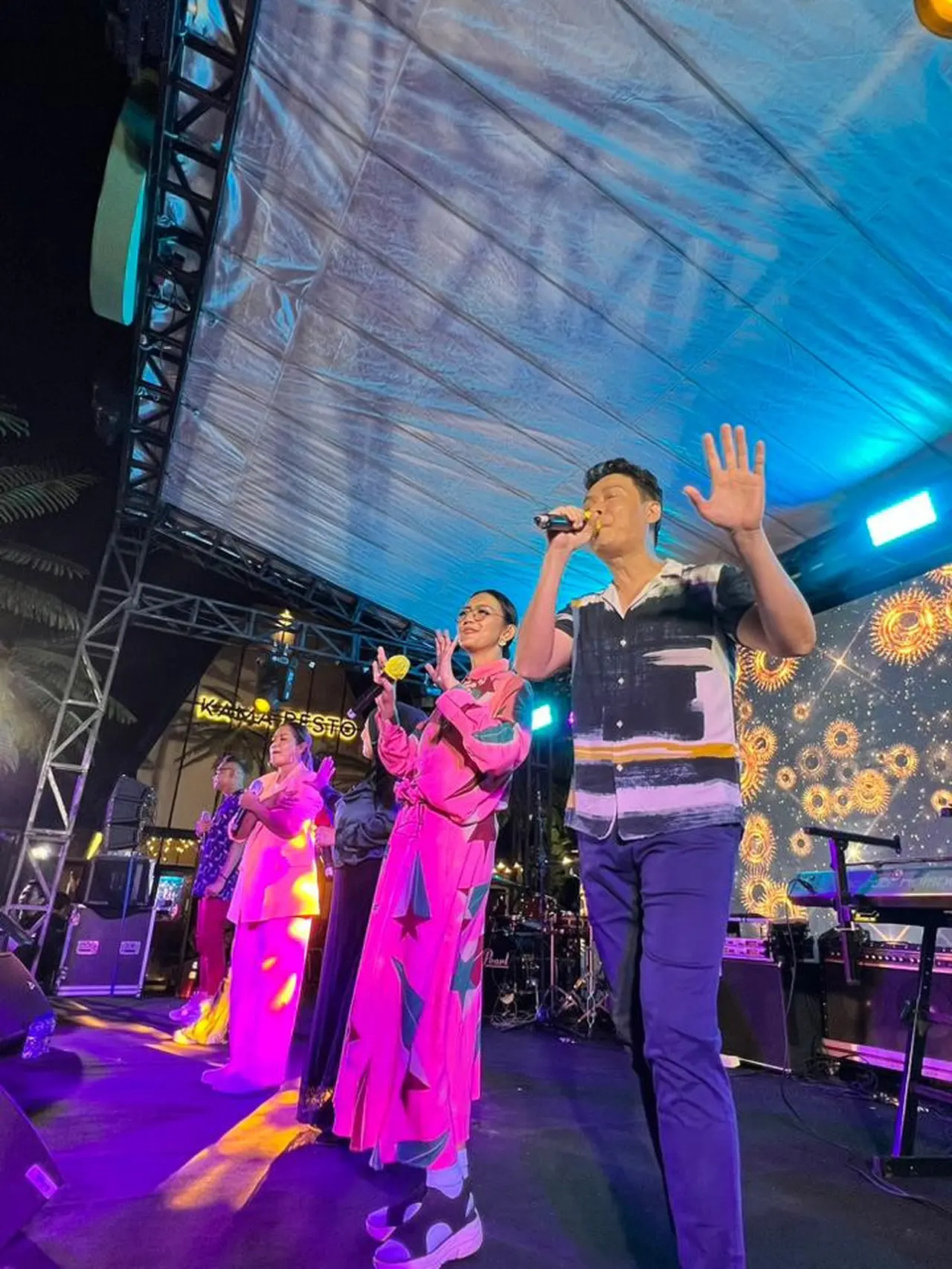 Grup Vokal Warna dan Okaay Meriahkan Grand Opening Kama Ruang - ShowBiz ...