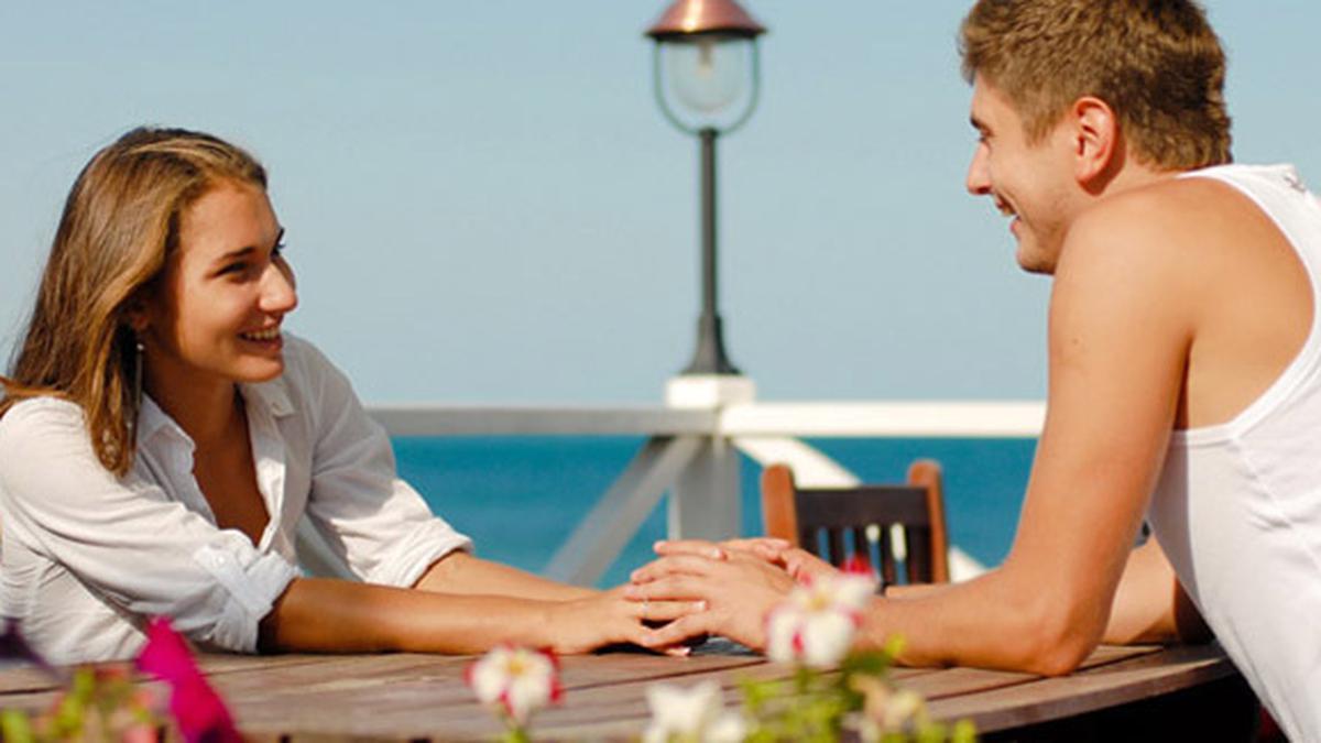 Pacaran Tidak Harus Kemana-Mana Berdua - Lifestyle Fimela.com