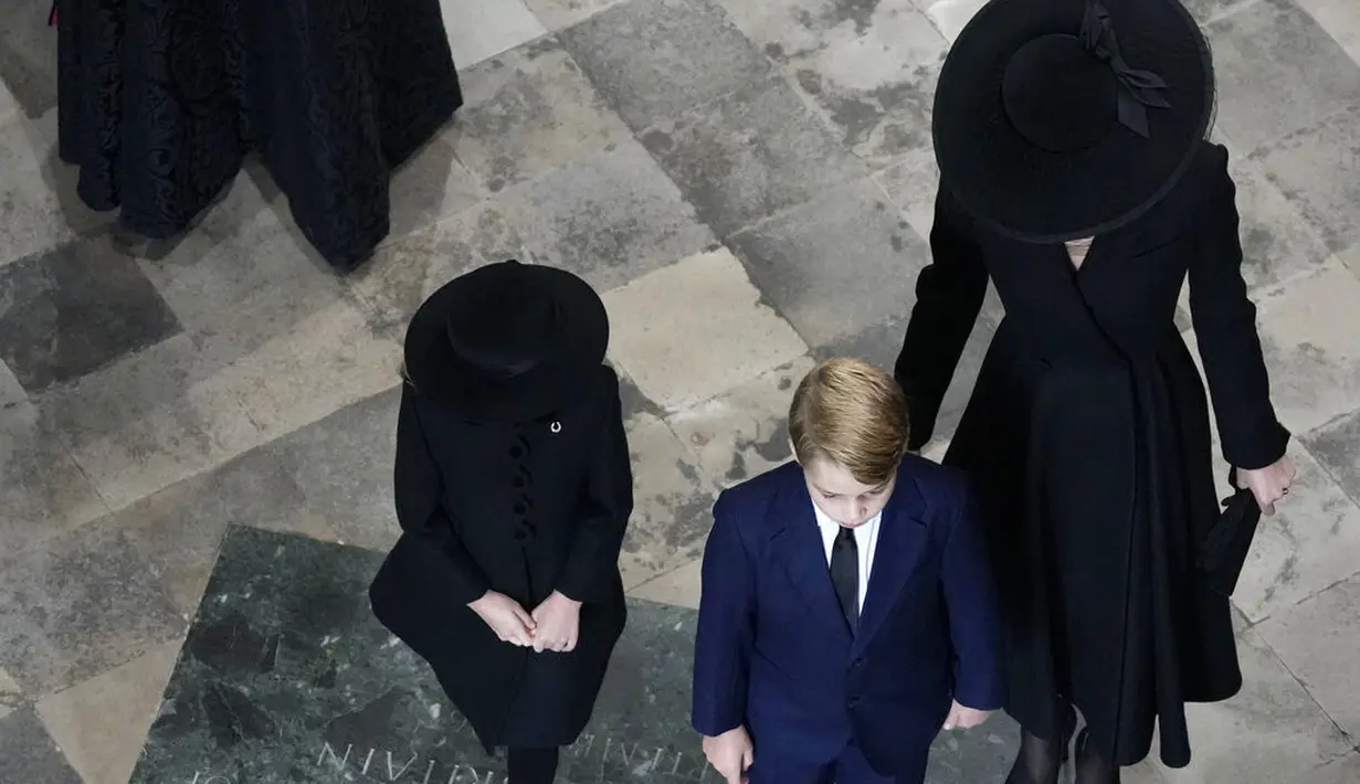 Wajah Sendu Pangeran George dan Putri Charlotte di Upacara Pemakaman ...