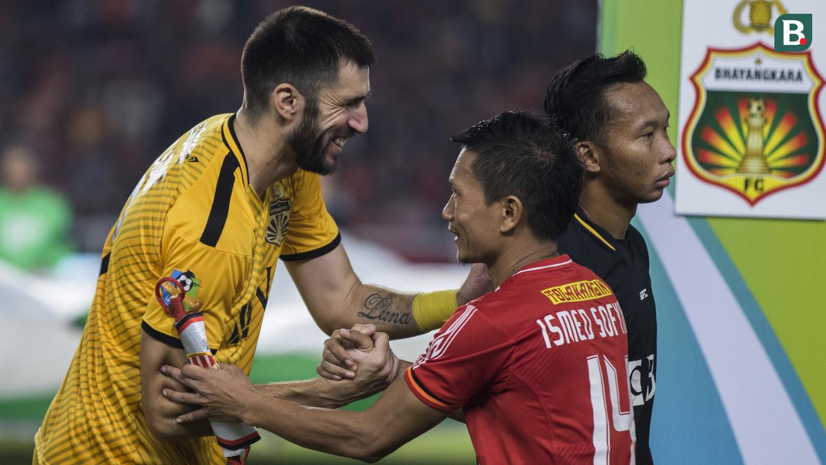 FOTO: Momen Keakraban Vladimir Vujovic dengan Ismed Sofyan - Indonesia ...