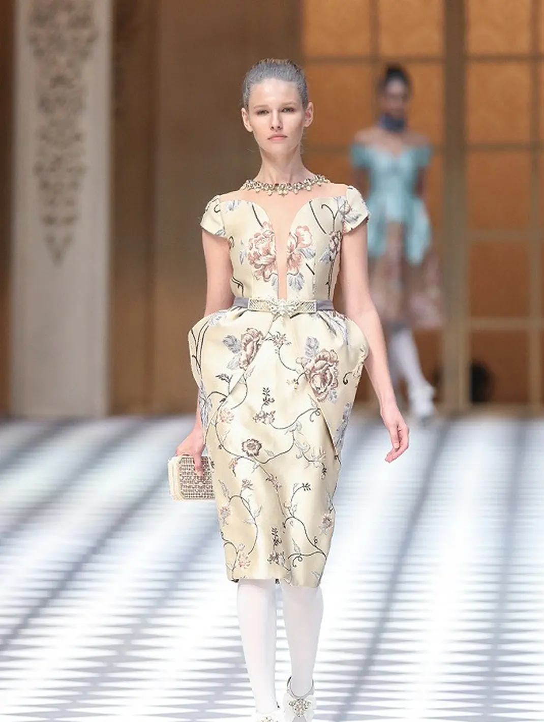 Penuh Inspirasi dan Histori, Ini Karya Terbaru Sebastian Gunawan