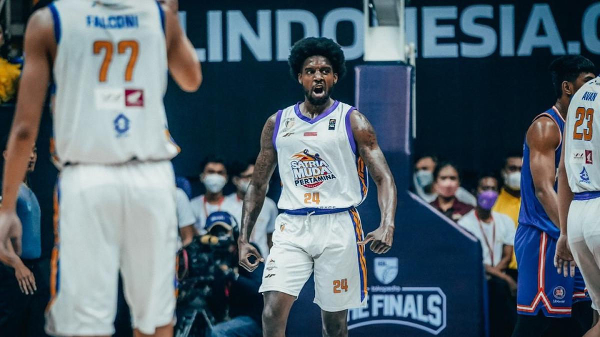 Brachon Griffin Semringah Bantu Satria Muda Juarai IBL 2022 - Ragam Bola.com