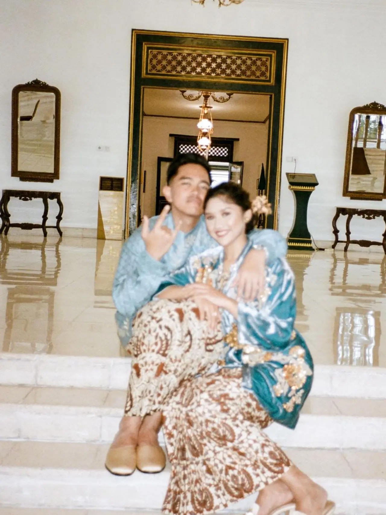 8 Potret Prewedding Kaesang Pangarep-Erina Gudono Kenakan Busana Jawa, Bak Bangsawan - Fashion ...