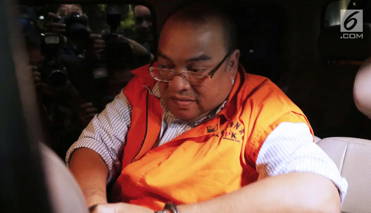 FOTO: KPK Tahan Aspidum Kejati DKI Jakarta - Foto Liputan6.com