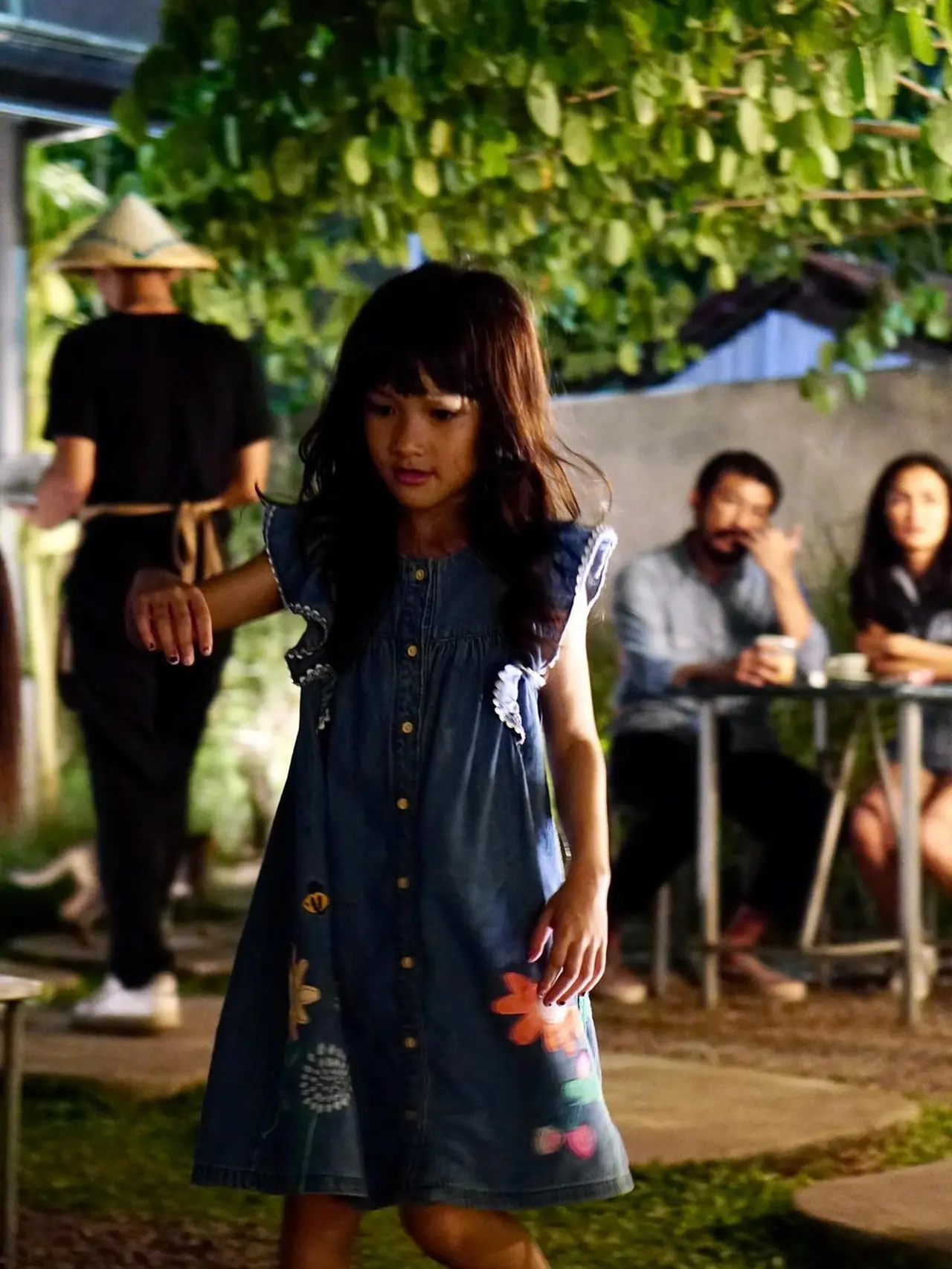 10 Potret Menggemaskan Salma Anak Rio Dewanto - Atiqah Hasiholan, Punya ...