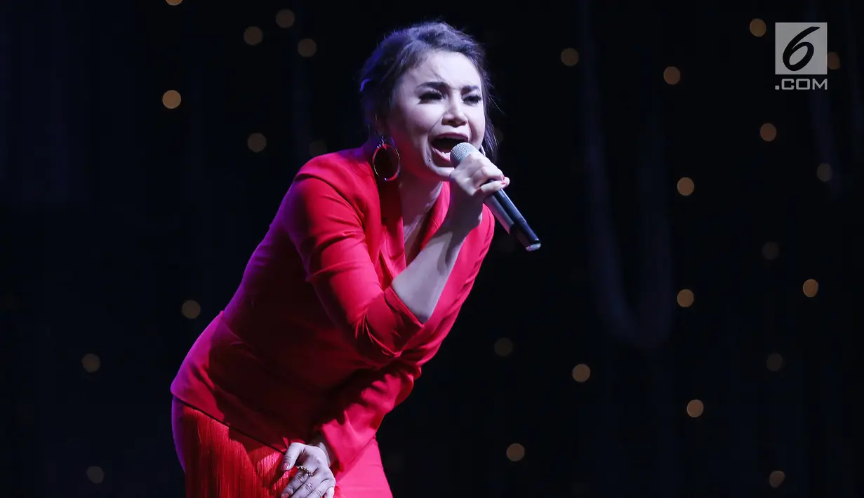 FOTO: Rossa Hibur Calon Entrepreneur dan Creator Muda di IYES 2018 ...