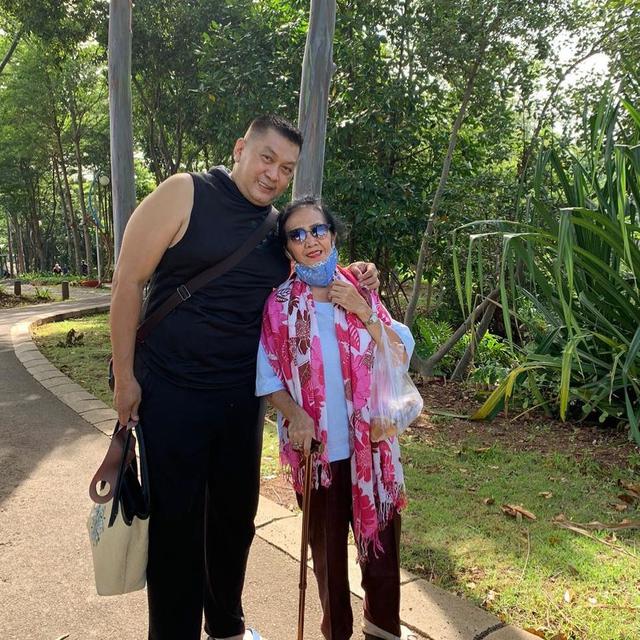 Donny Kesuma Meninggal Dunia di Usia 55 Tahun, Ini 6 Potret Kenangannya ...