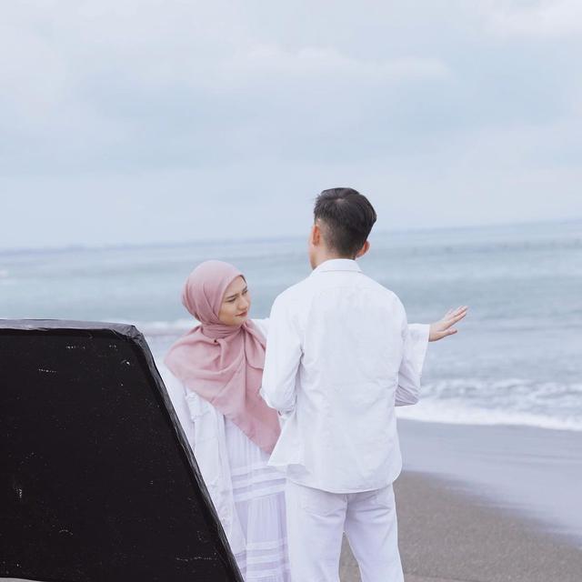 7 Potret Nadzira Shafa dan Iss Arffan Rilis Video Lagu Baru, Tetap Jaga ...