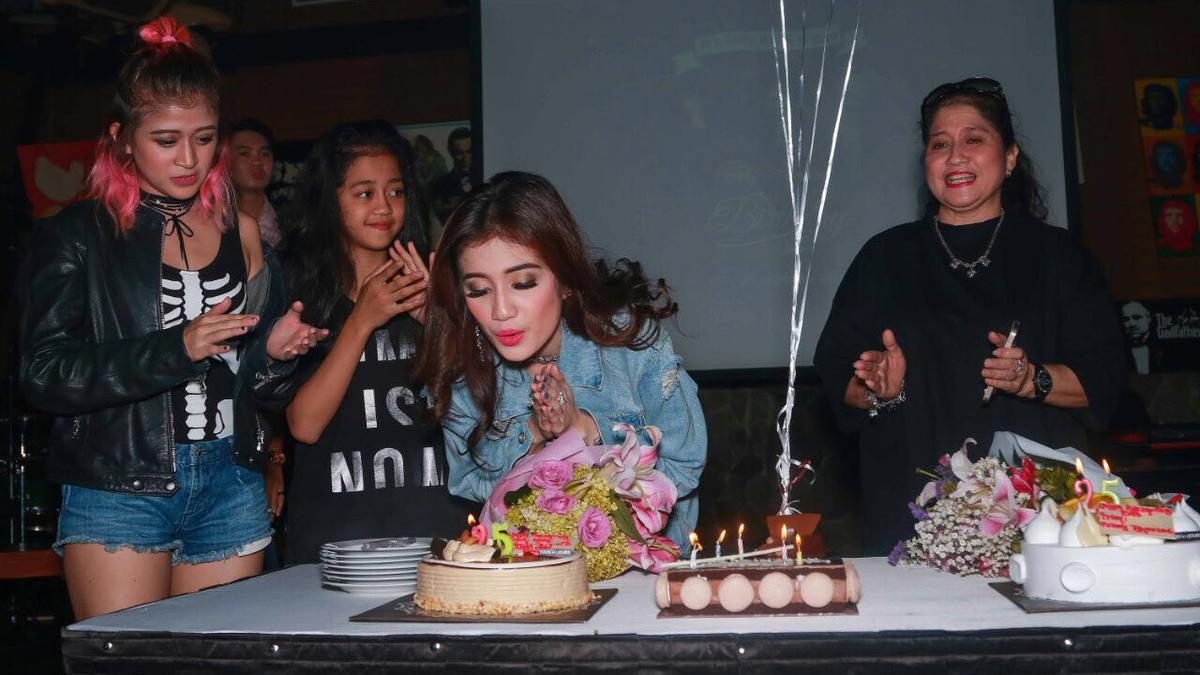 Lebih Dewasa, Sindy Lepas Citra Anggota Princess - ShowBiz Liputan6.com