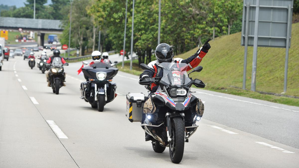 25 Riders Indonesia Touring ke 5 Negara Rayakan HUT ke-77 RI ...
