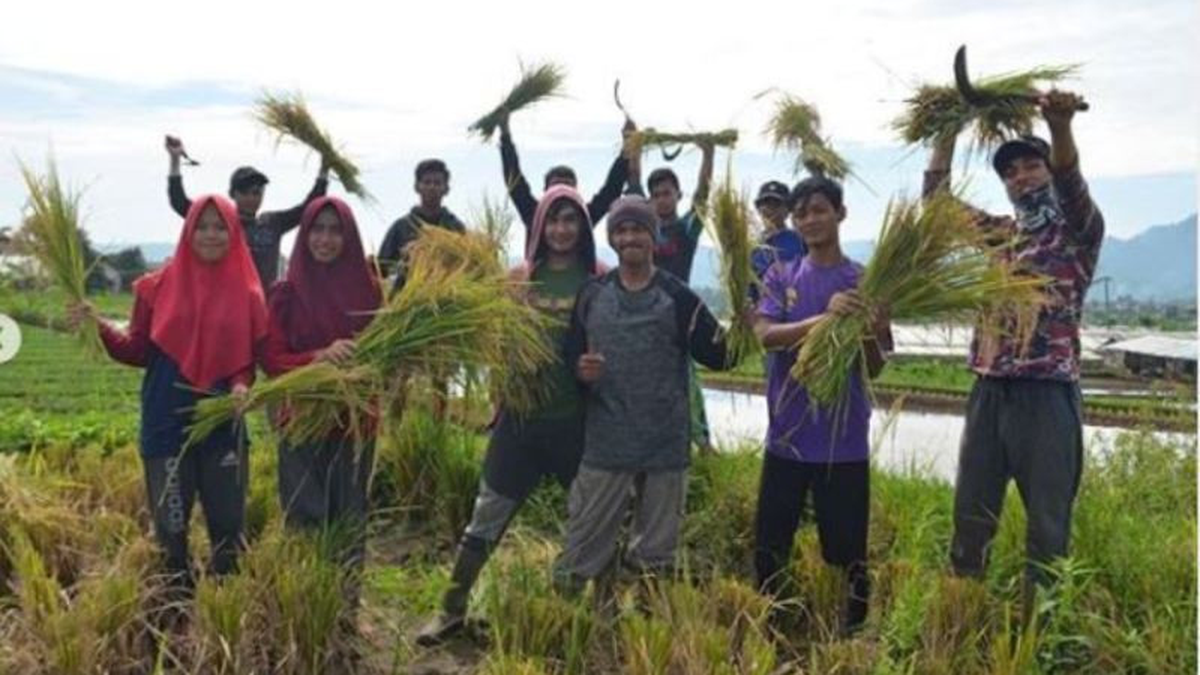 Mencetak Petani Muda yang Pintar Komputer dan Bahasa Inggris di The ...