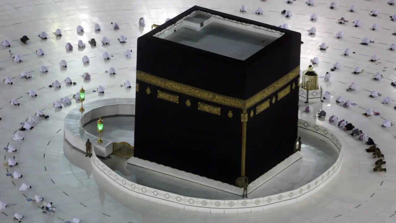 DPR Dukung Kebijakan Penundaan Umrah: Lindungi Warga dari Omicron
