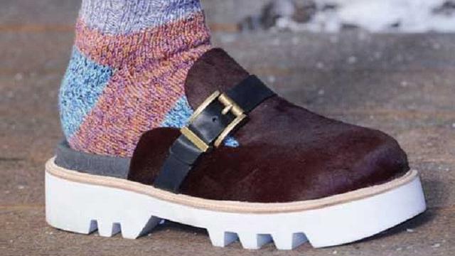 Nyaman dan Kece! Ini 5 Sendal yang Cocok Kamu Bawa Waktu Liburan ...