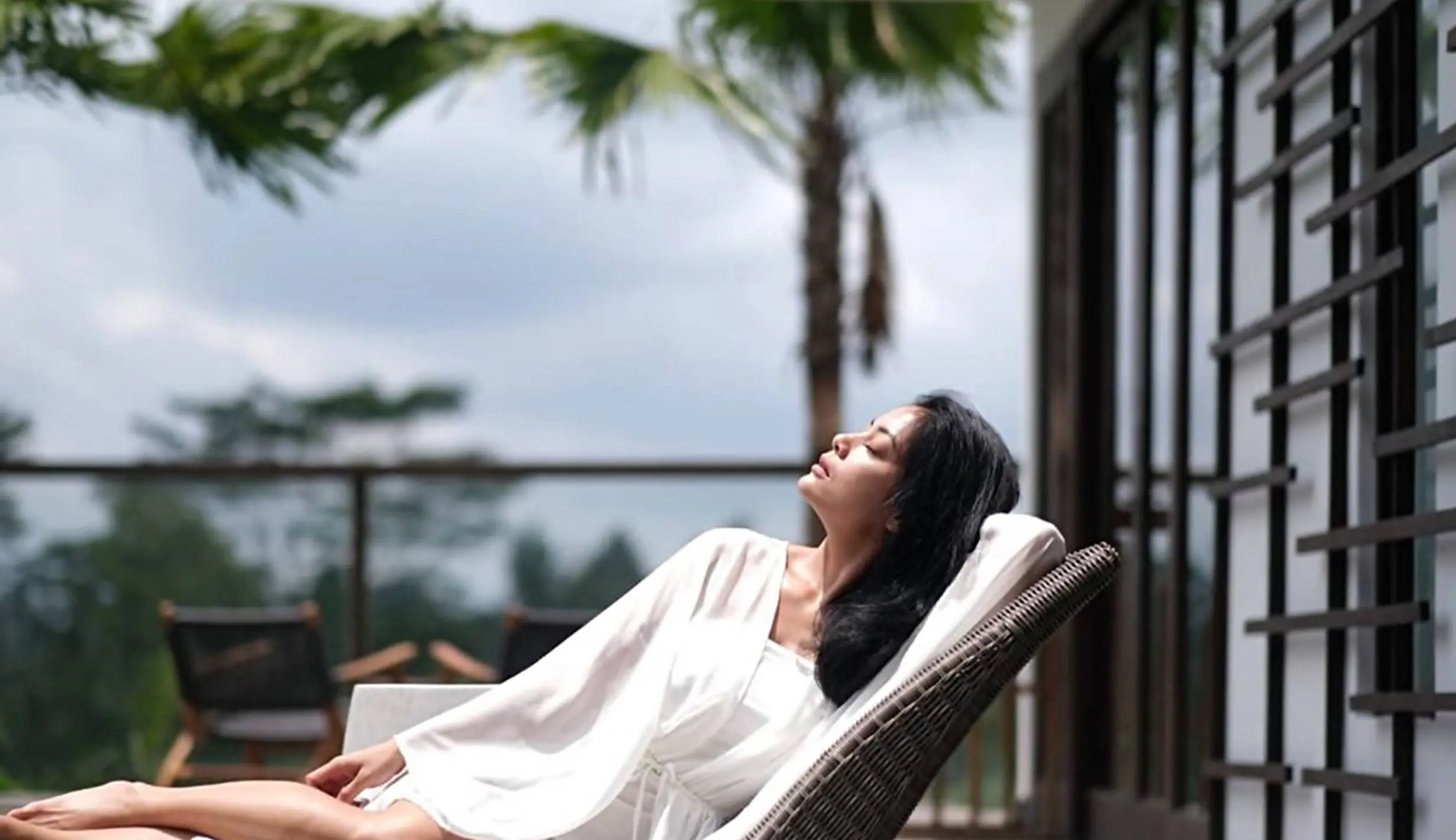 Menikmati Liburan, Ini Potret Lulu Tobing Staycation di Bali - Foto ...