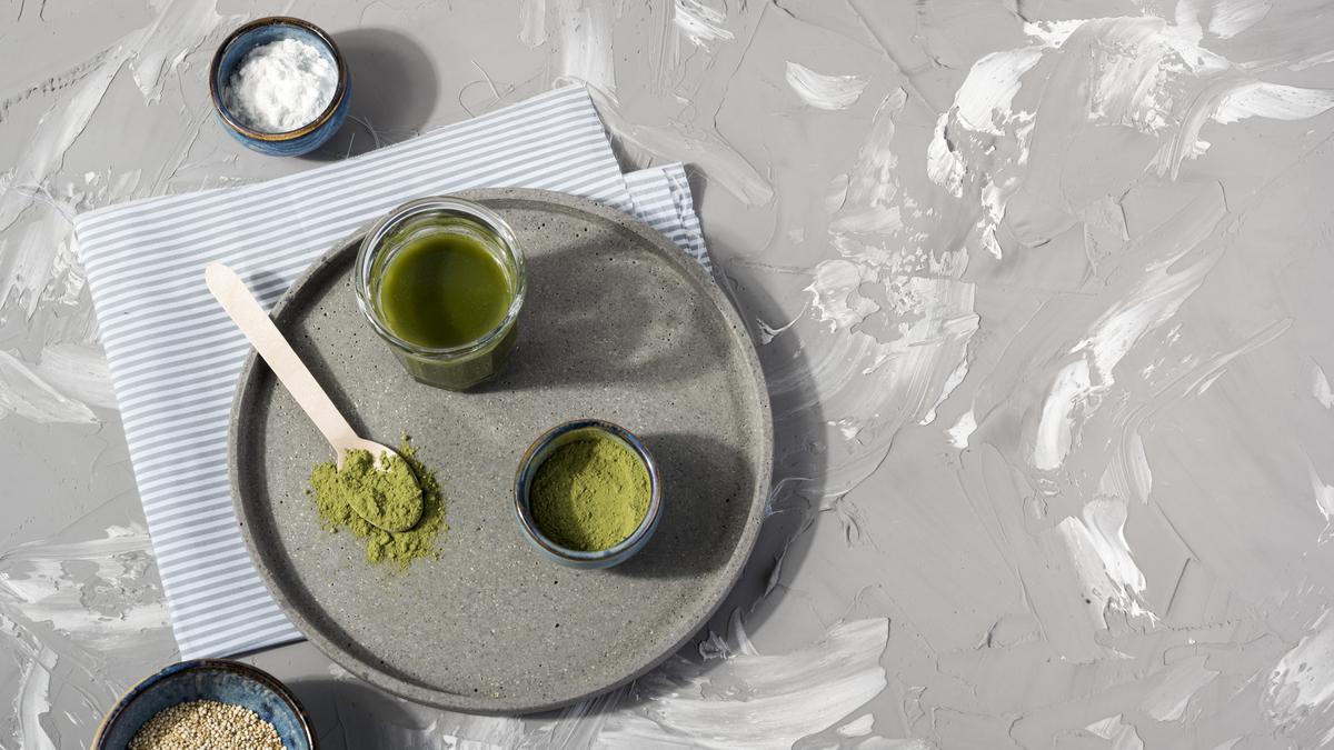 Dua Cara Membuat Masker Teh Hijau yang Baik untuk Bruntusan - Beauty ...