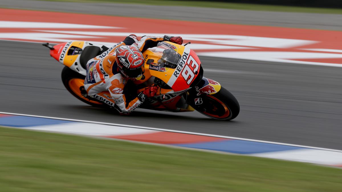 Marquez Malu Jatuh di Hadapan Rossi