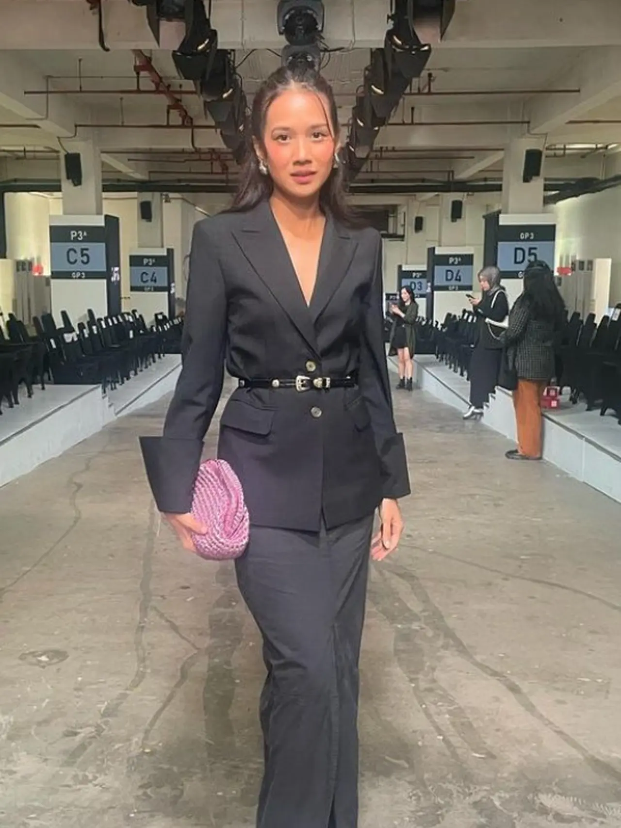 9 Potret Gista Putri yang Selalu Cantik dalam Beragam Outfit ...