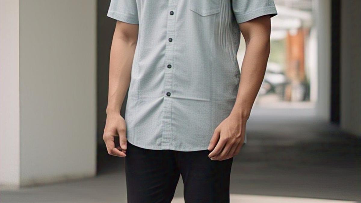4 Inspirasi Model Baju Koko Modern untuk Pria Usia 40-an, Tampak ...