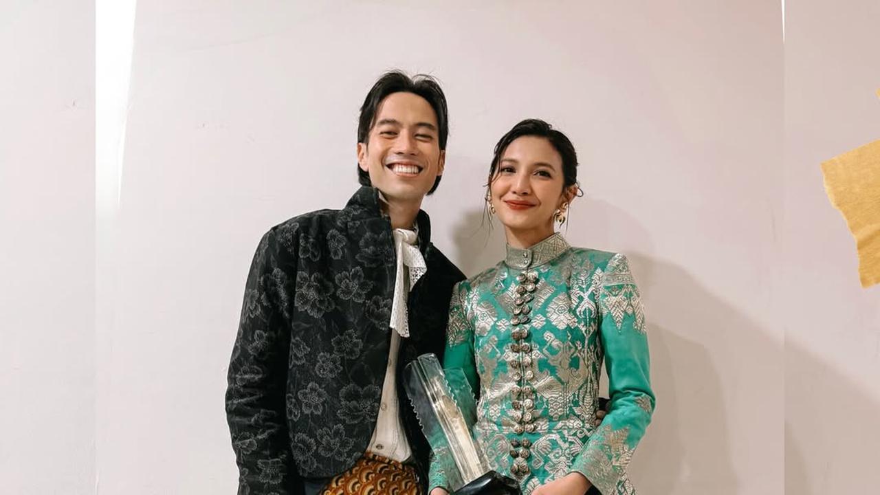 6 Inspirasi Kebaya ala Sheila Dara, Perpaduan Memukau di Setiap Momen