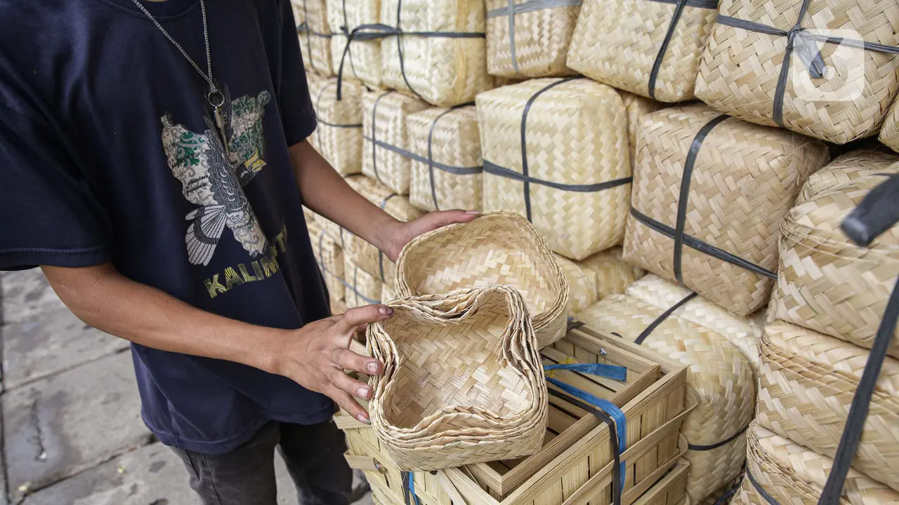 Sejarah Besek Bambu yang Ramah Lingkungan - Lifestyle Liputan6.com