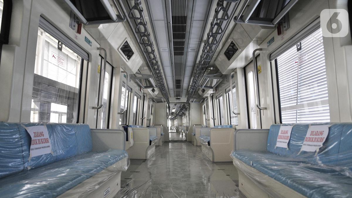 FOTO: Interior Kereta LRT Jabodebek