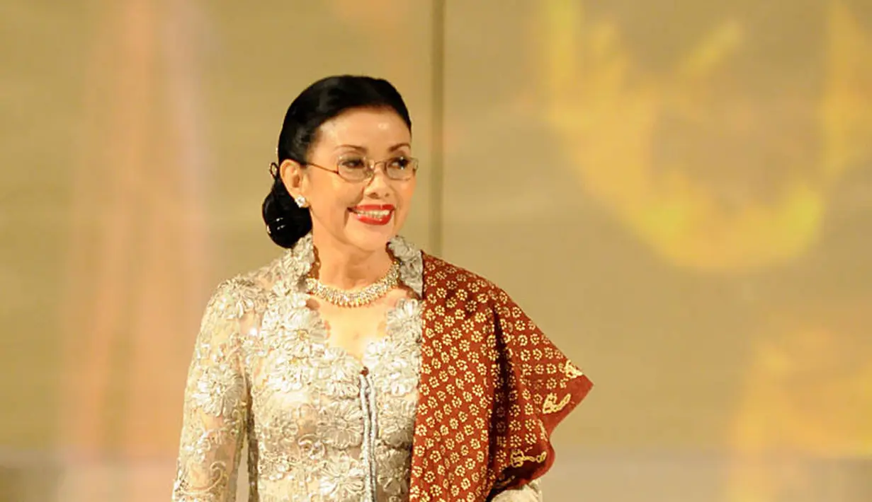 Inspirasi Kain Cual Tarempa Ramli III - Photo Fimela.com