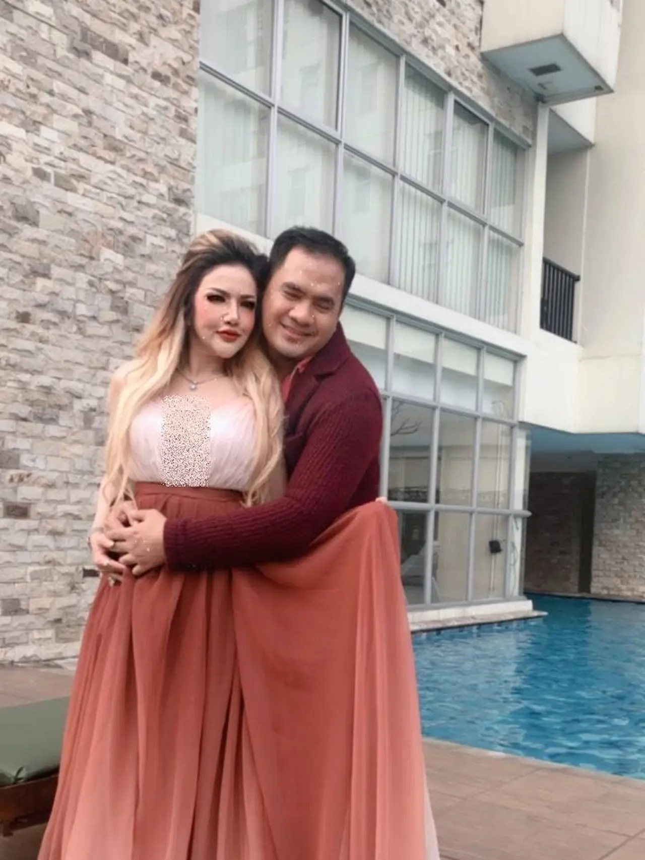 Duet Lagu Bareng, Ini 6 Potret Kedekatan Barbie Kumalasari dan Saipul ...