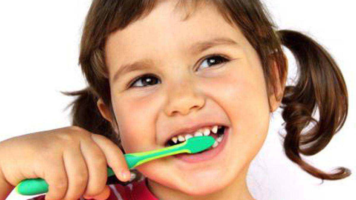 Petunjuk Menggosok Gigi pada Anak Usia 3-6 Tahun - Parenting Fimela.com