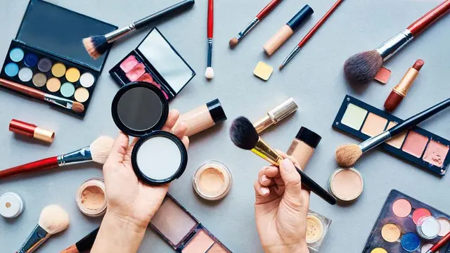 7 Macam Bedak dan Fungsinya, Pilih Sesuai Jenis Kulit - Hot Liputan6.com