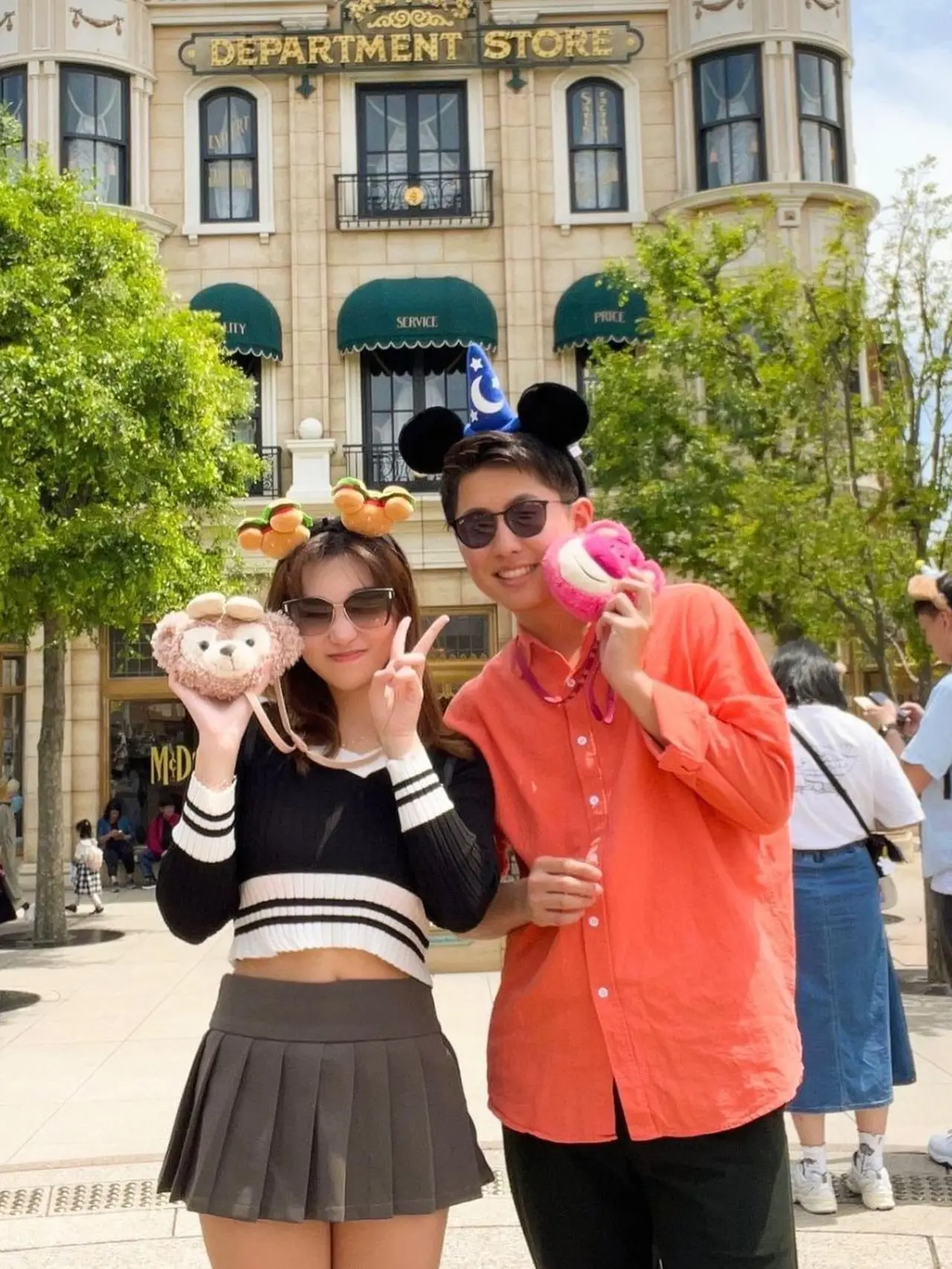 Trendy dan Girly, Ini 8 Potret Cantik Livy Renata Saat Pakai Rok Mini ...