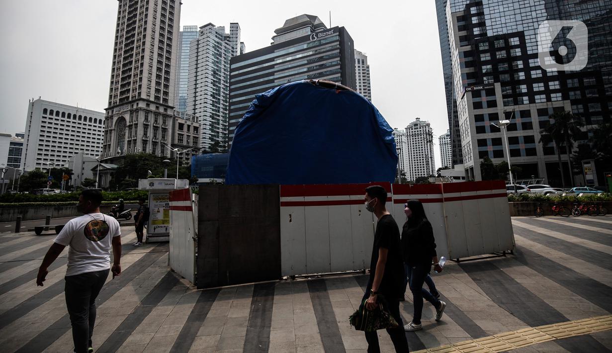 FOTO: Tugu Sepeda yang Terhenti Pengerjaannya - Foto Liputan6.com