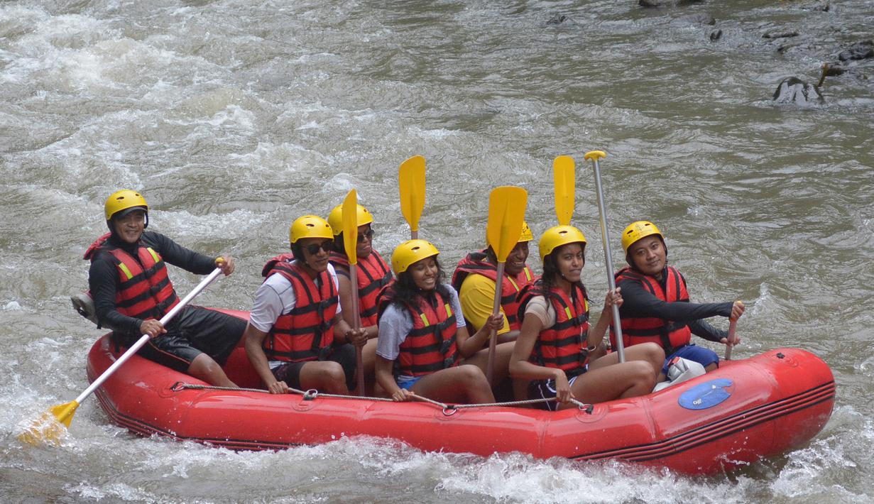 Serunya Barack Obama dan Keluarga Bermain Arung Jeram di Bali - Foto ...