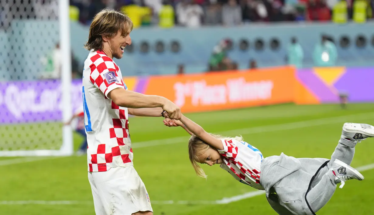 Momen Luka Modric Ajak Anak-Anaknya Rayakan Kroasia Raih Peringkat ...