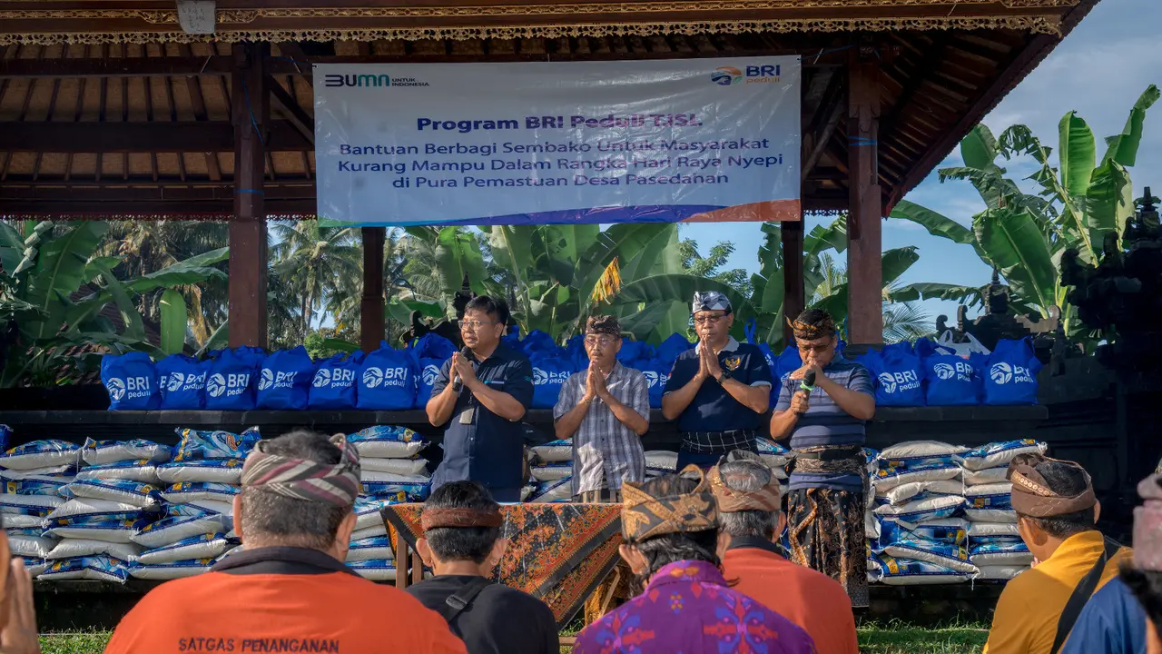 BRI Peduli Bagikan Bantuan Sembako di Bali - Bisnis Liputan6.com