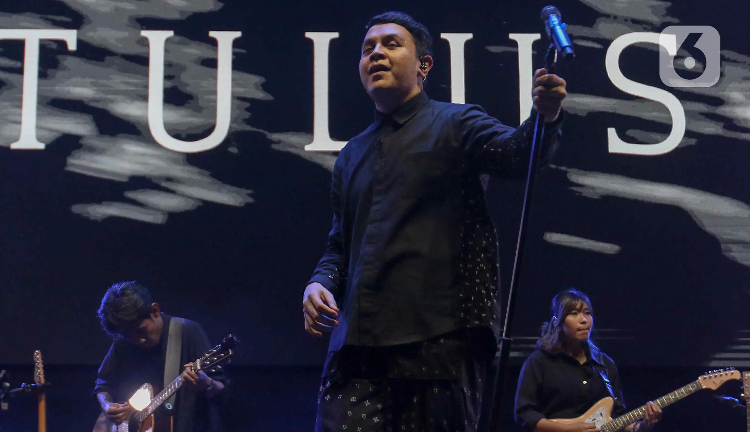 Tulus Bius Penonton Konser KapanLagi Buka Bareng BRI Festival 2024 ...